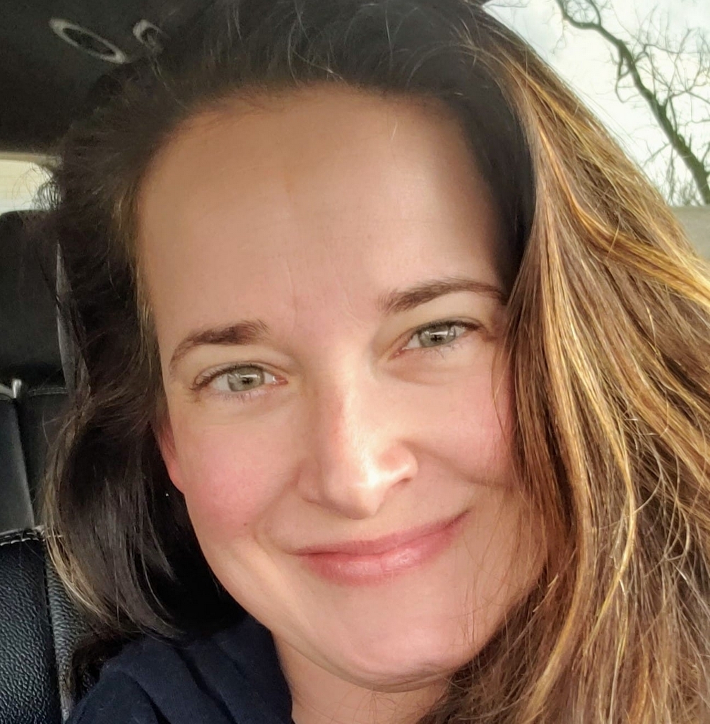 FM's Best! 100.3 WLKI